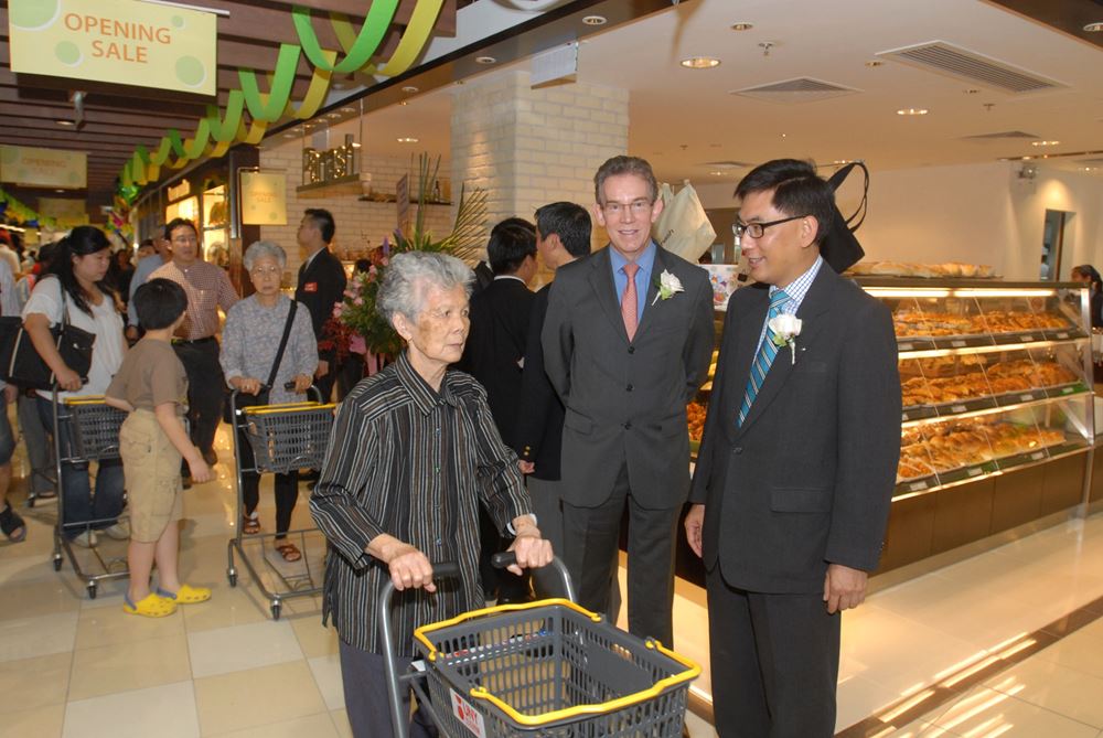 Lok Fu Plaza's flagship retailer UNY opens | Link
