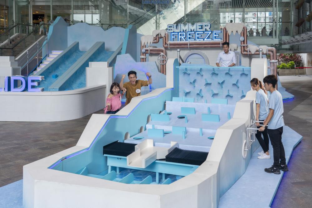Summer Freeze Thrill’ N’ Chill’ with Ice Slide and -20˚C Cool’gloo at ...